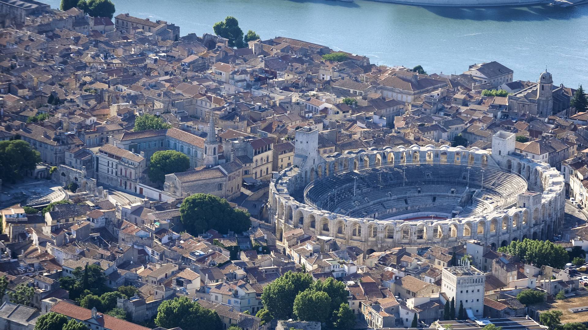 371_vue-arles - Tourisme Culturel